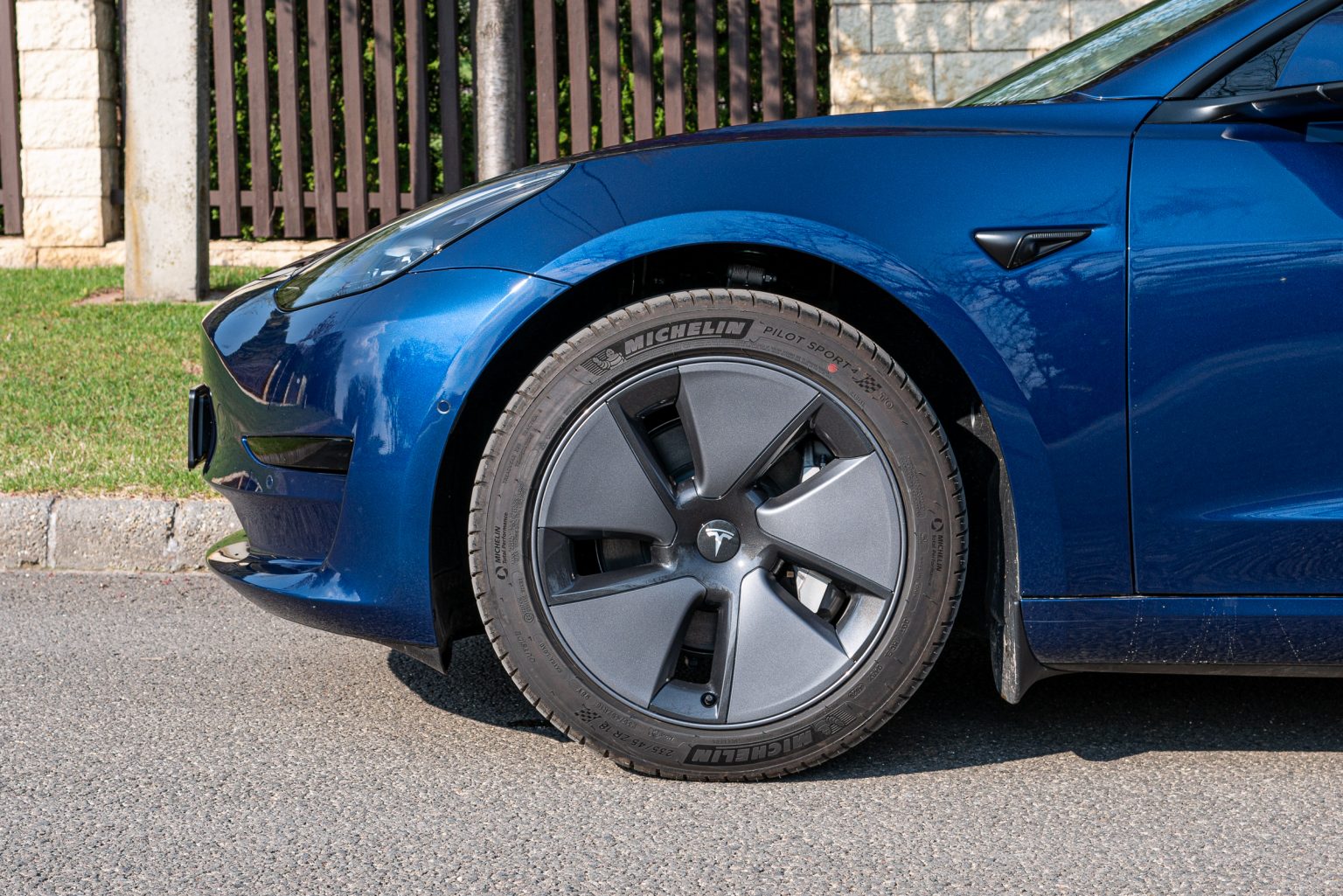 Villanyautó teszt: Tesla Model 3 SR+ (facelift) - Villanyautósok