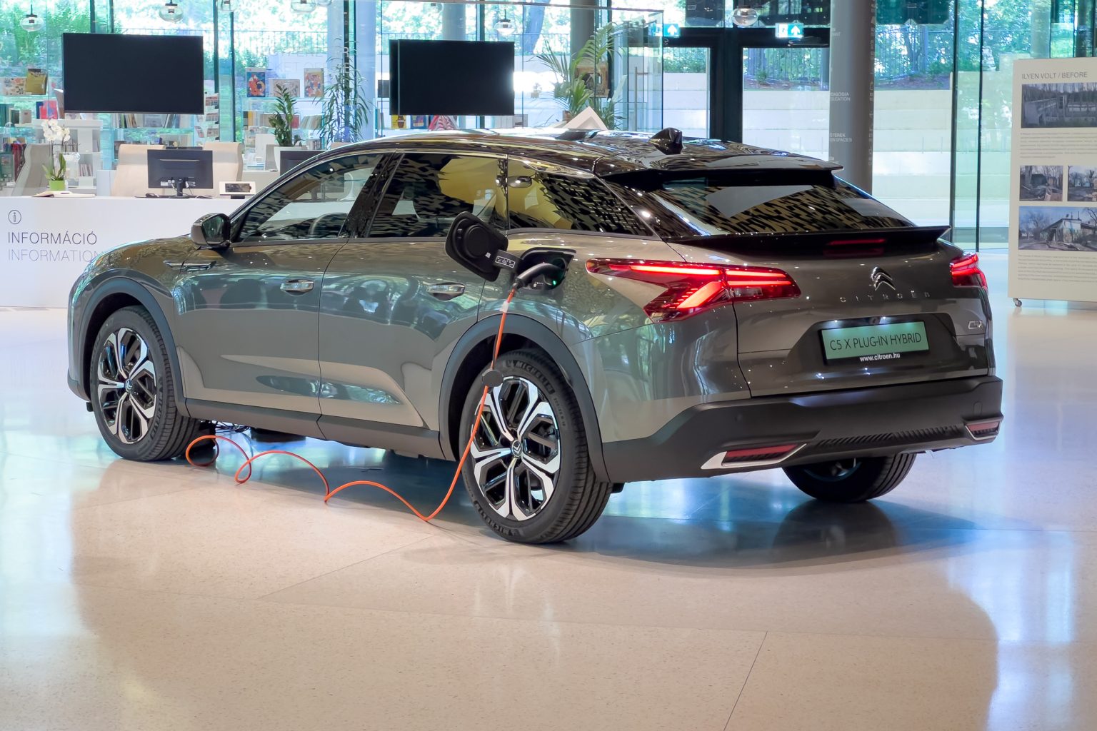 Villámteszt: Citroën C5X plugin hibrid - Villanyautósok