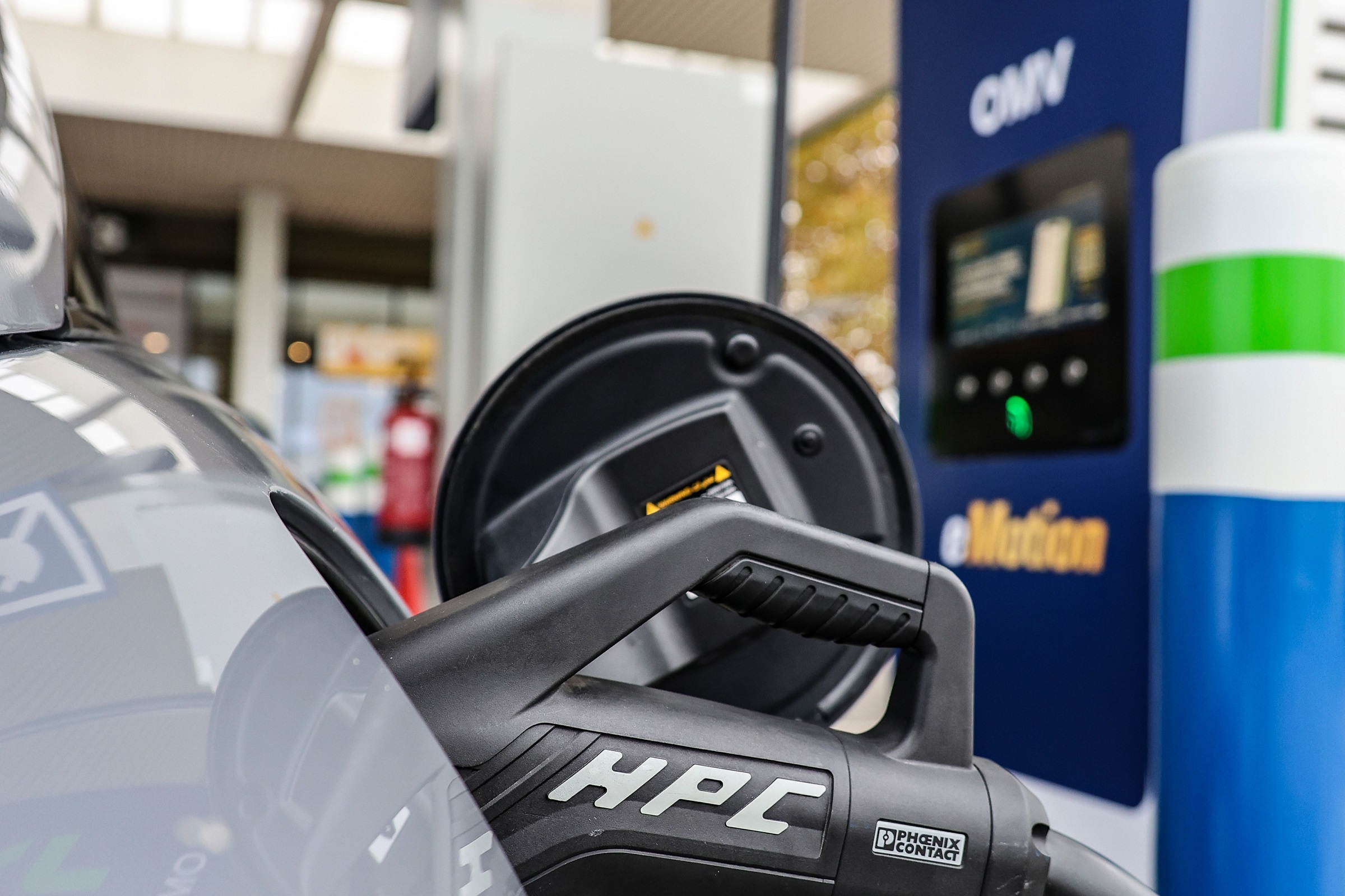 Országossá bővül az OMV ultragyors töltőhálózata 2025-ben - Villanyautósok